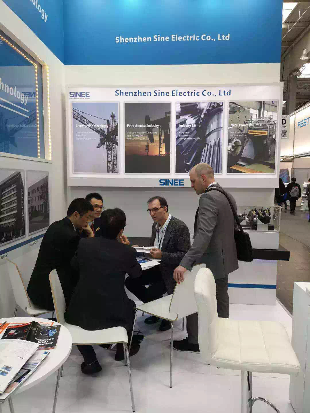 SINEE Demonstrates "Hard power" at the Hannover Messe